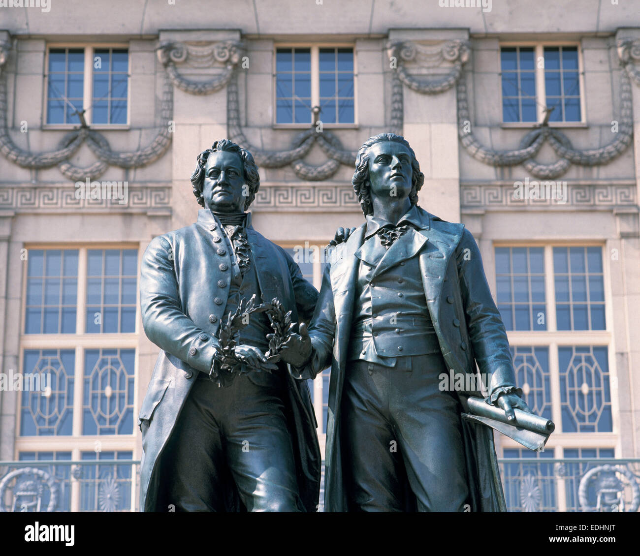Goethe schiller denkmal vor dem nationaltheater -Fotos und ...
