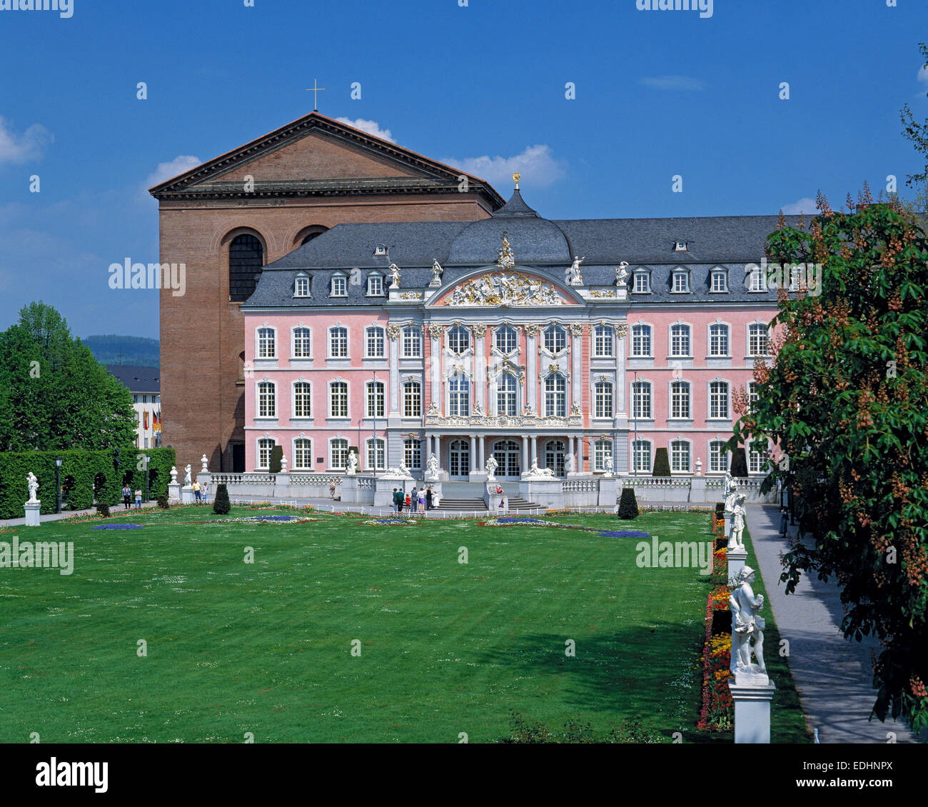 UNESCO-Weltkulturerbe, Konstantinbasilika Und Kurfuerstliches Palais ...