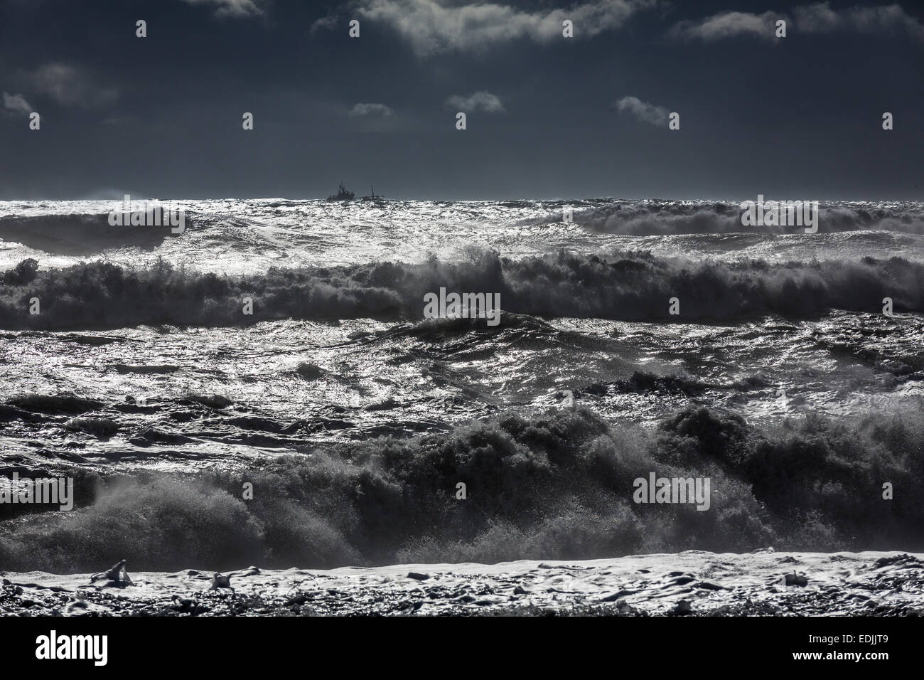 Fischkutter in rauer See South Coast, Island Stockfotografie - Alamy