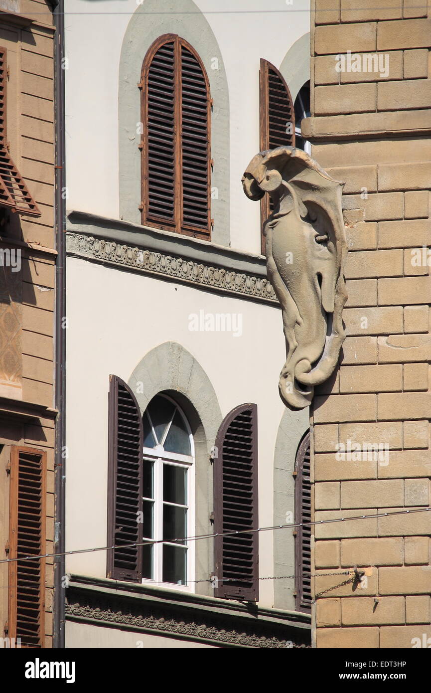 Mittelalterliches detail von in florenz -Fotos und -Bildmaterial in ...