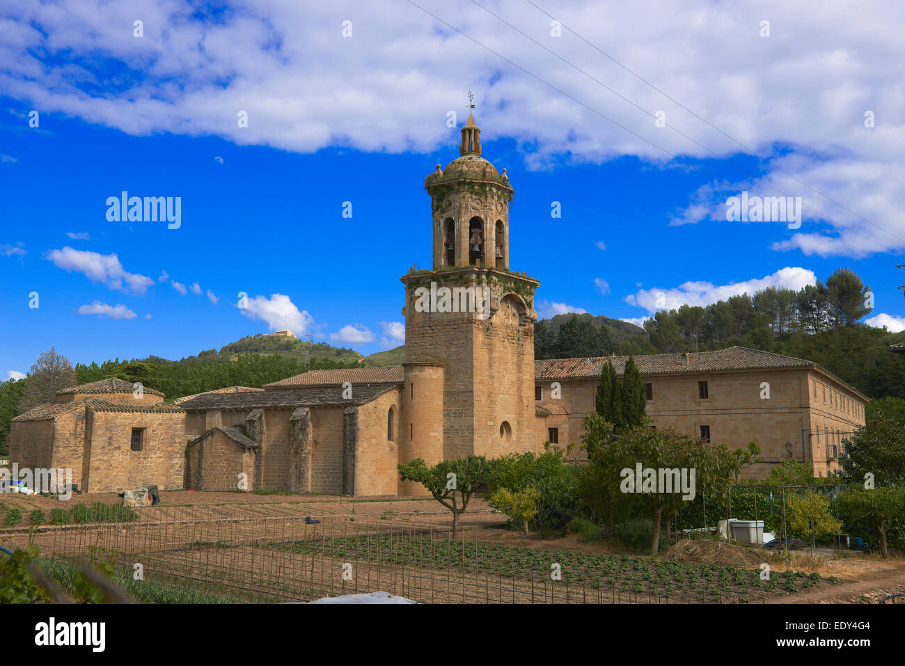 Kirche von santiago puente la reina -Fotos und -Bildmaterial in hoher ...