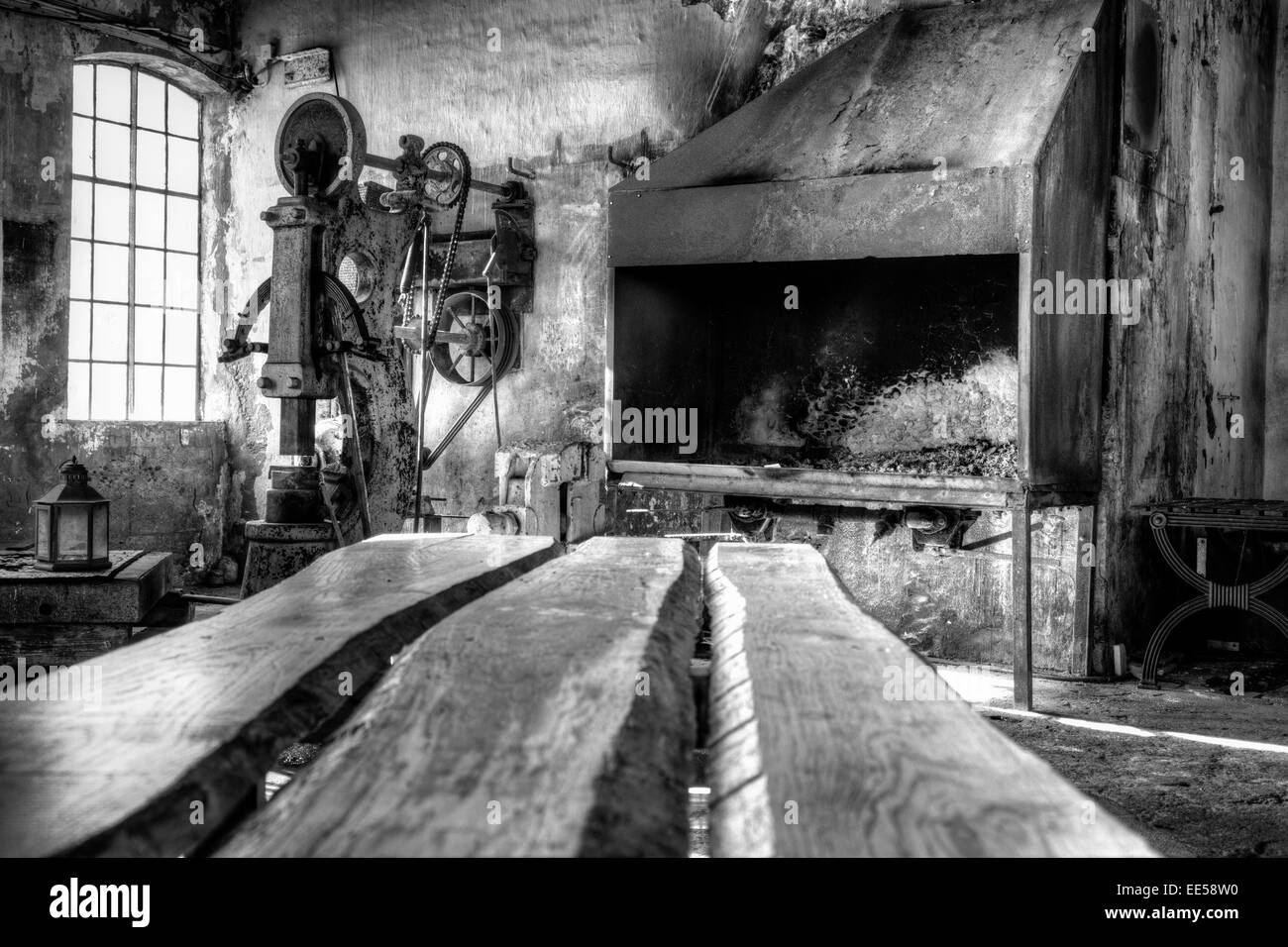 Alte werkstatt Schwarzweiß-Stockfotos und -bilder - Alamy