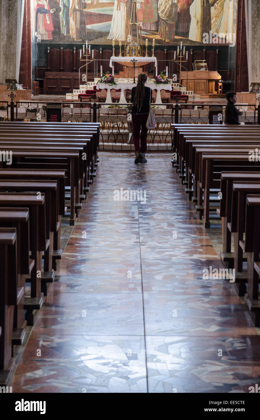 Israel, Nazareth, Basilika der Verkündigung der Altar in der oberen ...