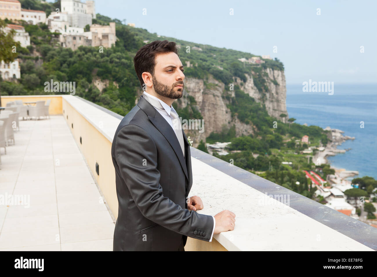 Junge blond braune augen -Fotos und -Bildmaterial in hoher Auflösung ...