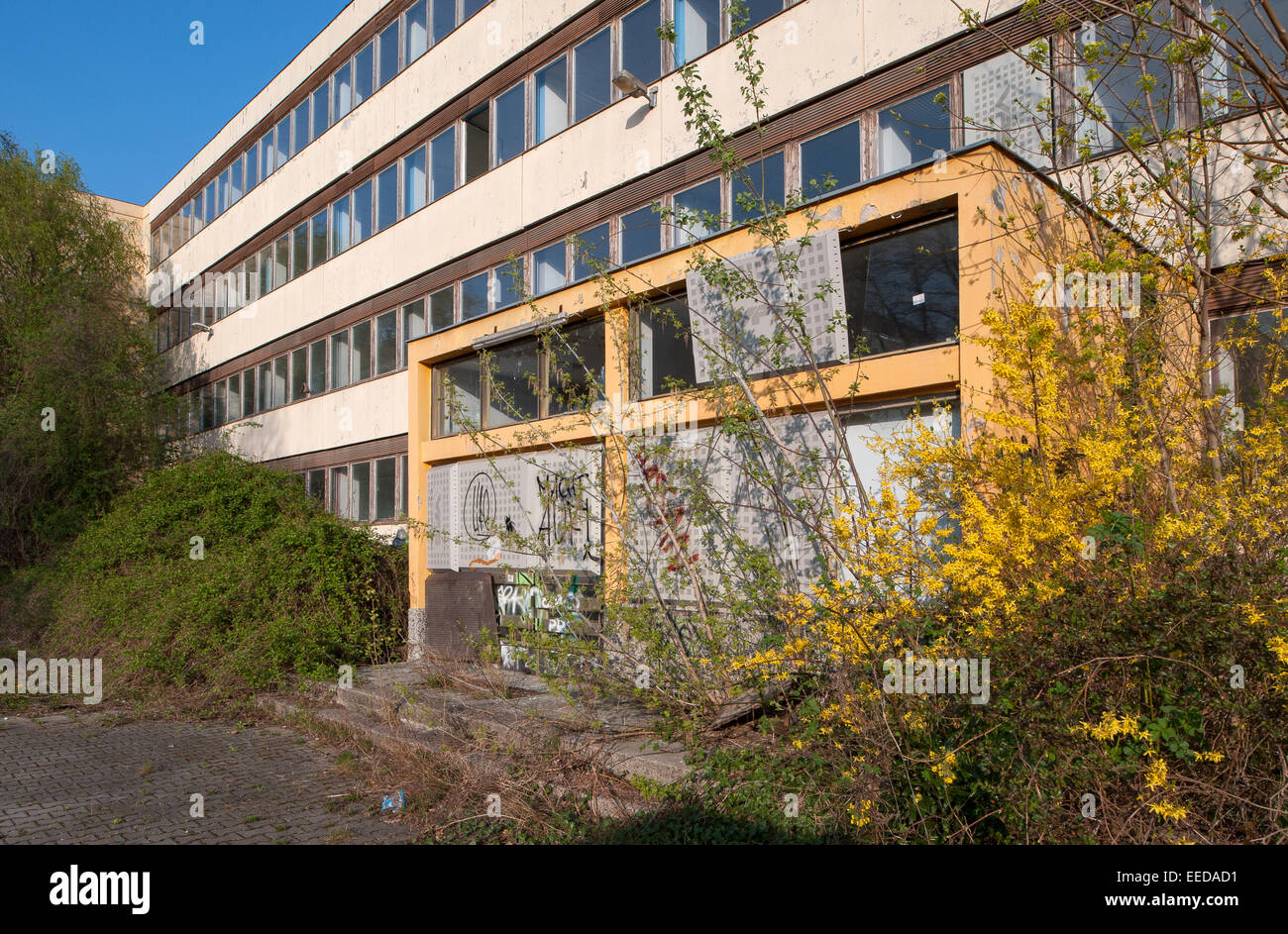 Schule schulhaus deutschland -Fotos und -Bildmaterial in hoher ...