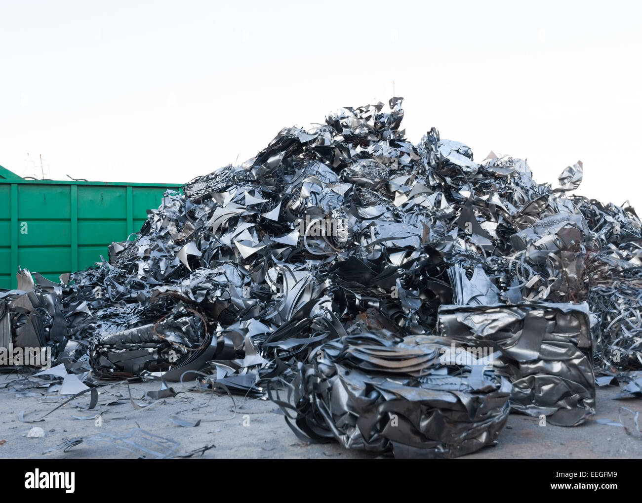Schrottplatz stapel -Fotos und -Bildmaterial in hoher Auflösung – Alamy