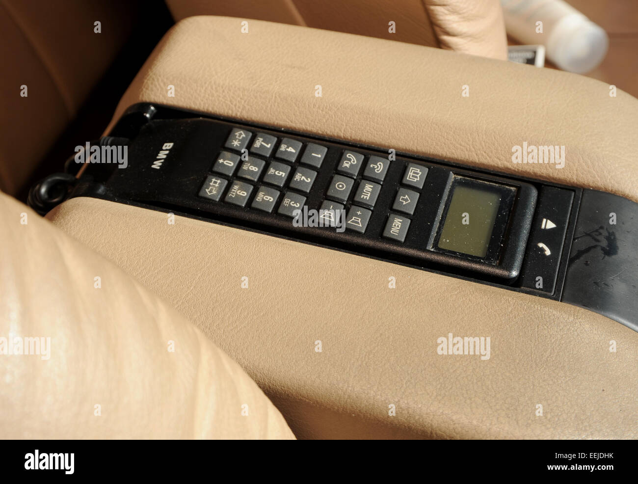 Frühe Autotelefon im 80er Jahre executive Auto Stockfotografie - Alamy