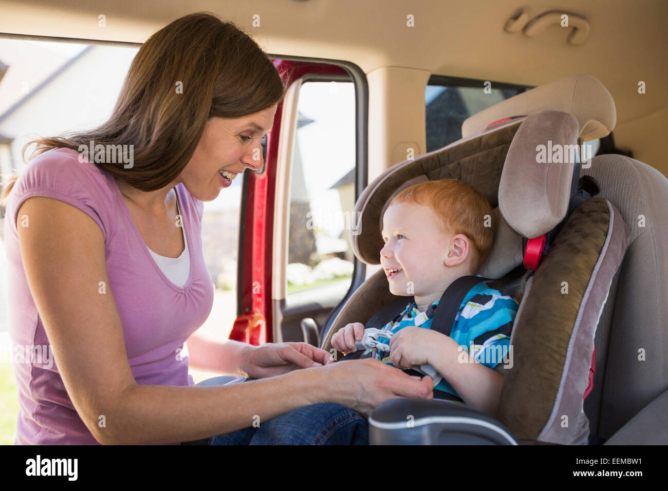 Drei befestigung -Fotos und -Bildmaterial in hoher Auflösung – Alamy