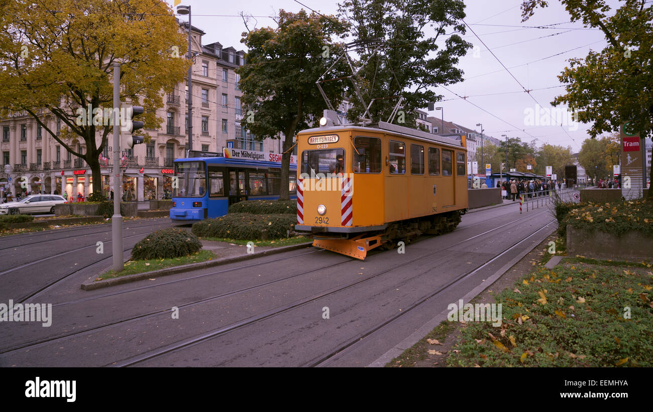München Service Straßenbahn No.0-119 & Typ R2 Straßenbahn auf ...