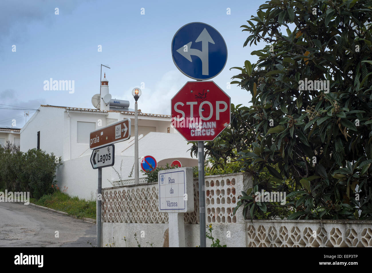 Graffiti stoppschild -Fotos und -Bildmaterial in hoher Auflösung – Alamy
