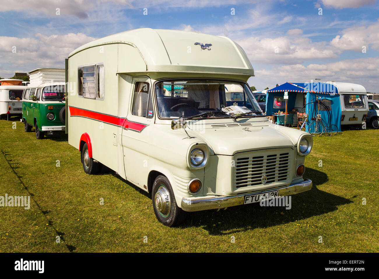 Alte Ford Transit Wohnmobil van Conversion auf einer englischen ...