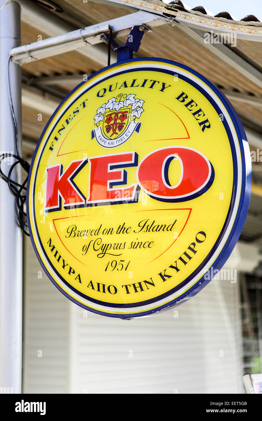 KEO, ein selbstgebrautes Bier auf der Insel Zypern. Hier in Pernera ...