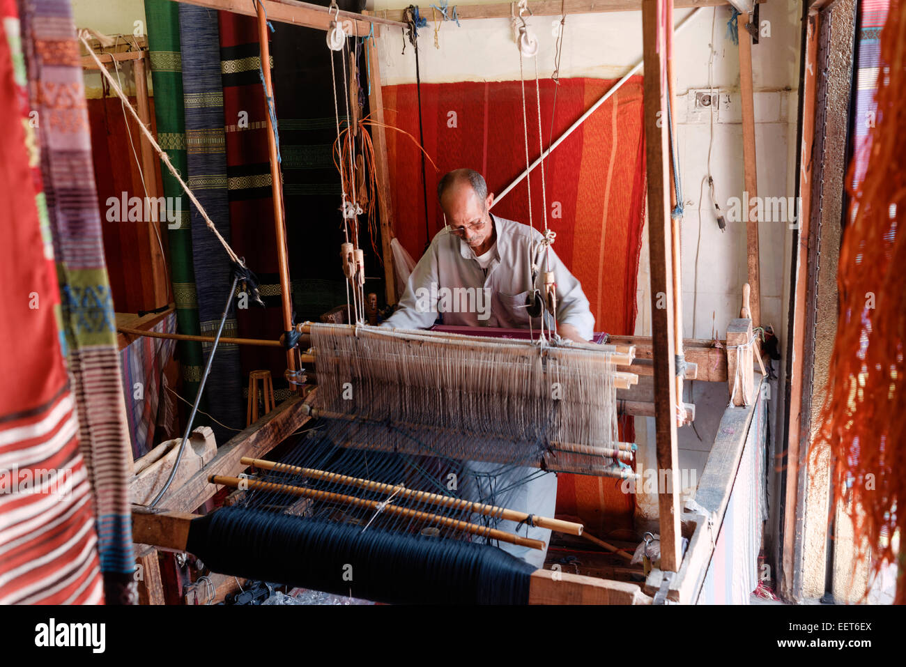 Traditioneller webstuhl -Fotos und -Bildmaterial in hoher Auflösung – Alamy