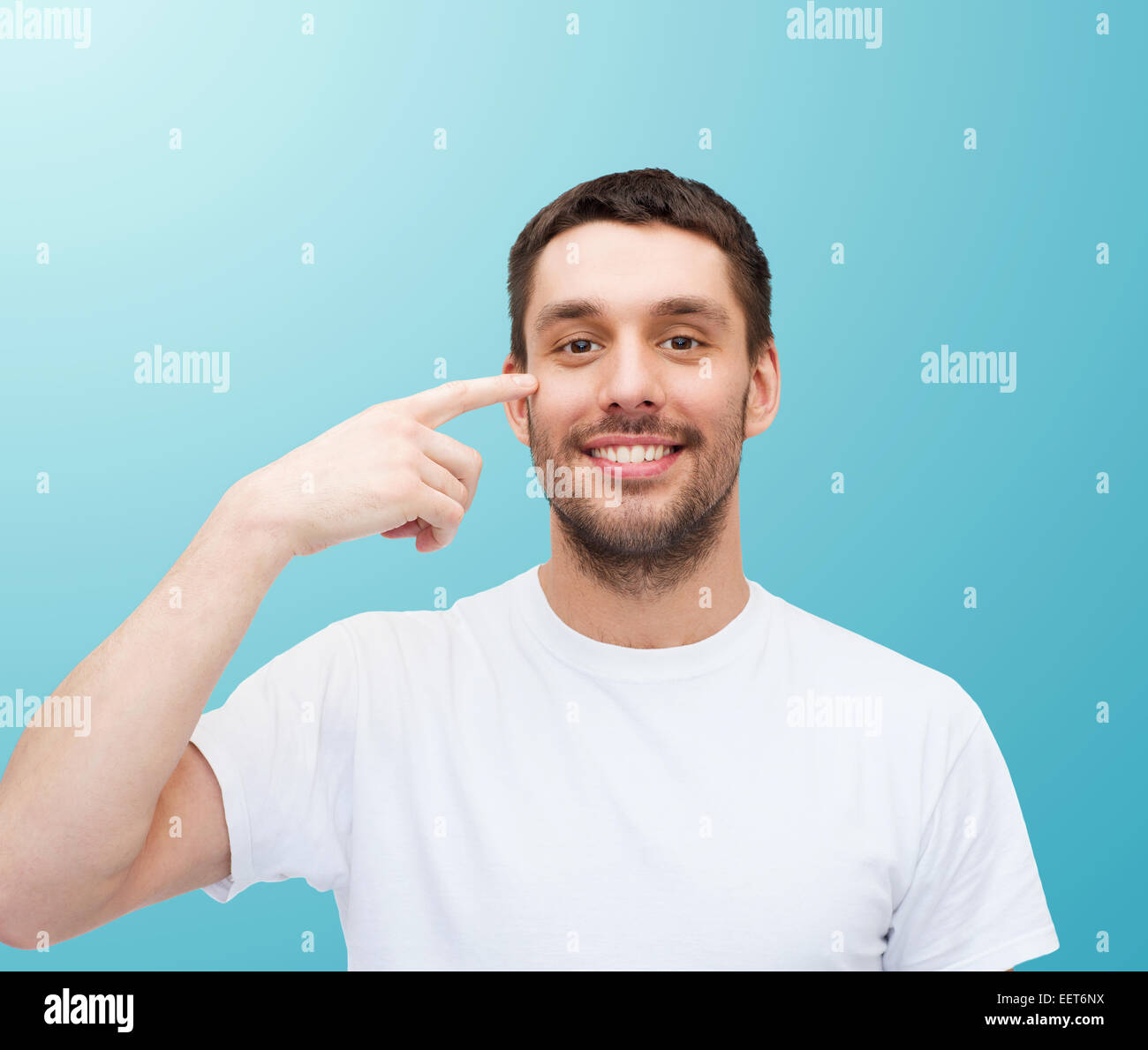 Gesicht mann blaue augen lächelnd -Fotos und -Bildmaterial in hoher Auflösung – Alamy