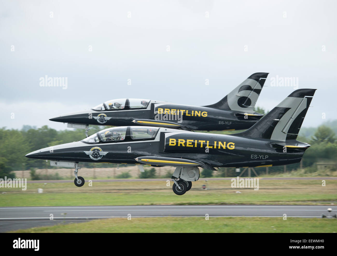 Airplane breitling jet team jet -Fotos und -Bildmaterial in hoher ...