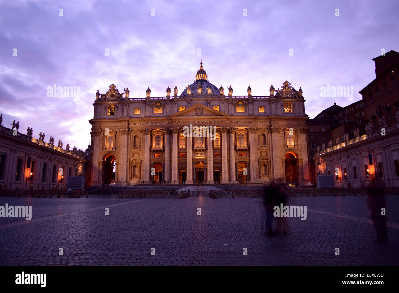 Szenische ansicht der st peter basilika -Fotos und -Bildmaterial in ...