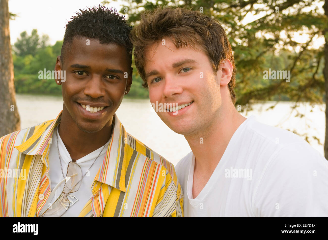 Zwei freundschaften -Fotos und -Bildmaterial in hoher Auflösung – Alamy