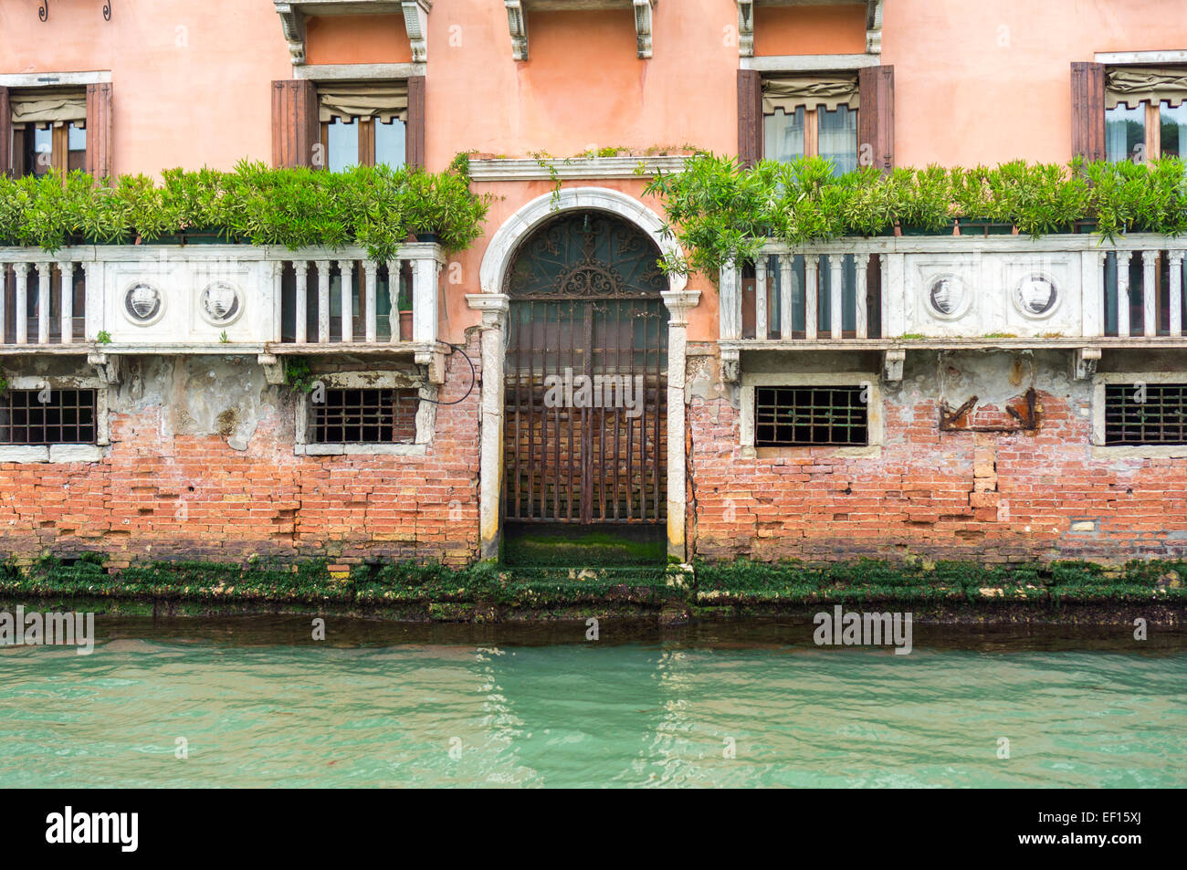 Großartige tür -Fotos und -Bildmaterial in hoher Auflösung – Alamy