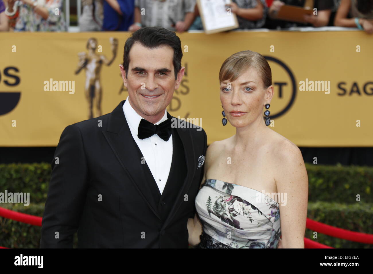 Holly burrell and ty burrell -Fotos und -Bildmaterial in hoher ...