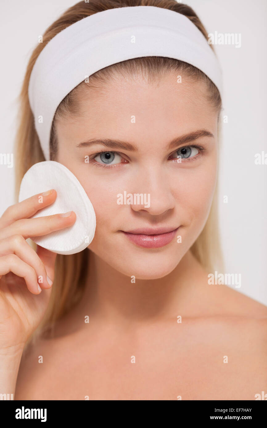 Attraktives gesicht des menschen Stockfotos und -bilder Kaufen - Alamy