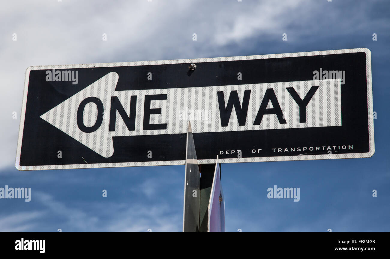 Einbahnstrasse schild -Fotos und -Bildmaterial in hoher Auflösung – Alamy