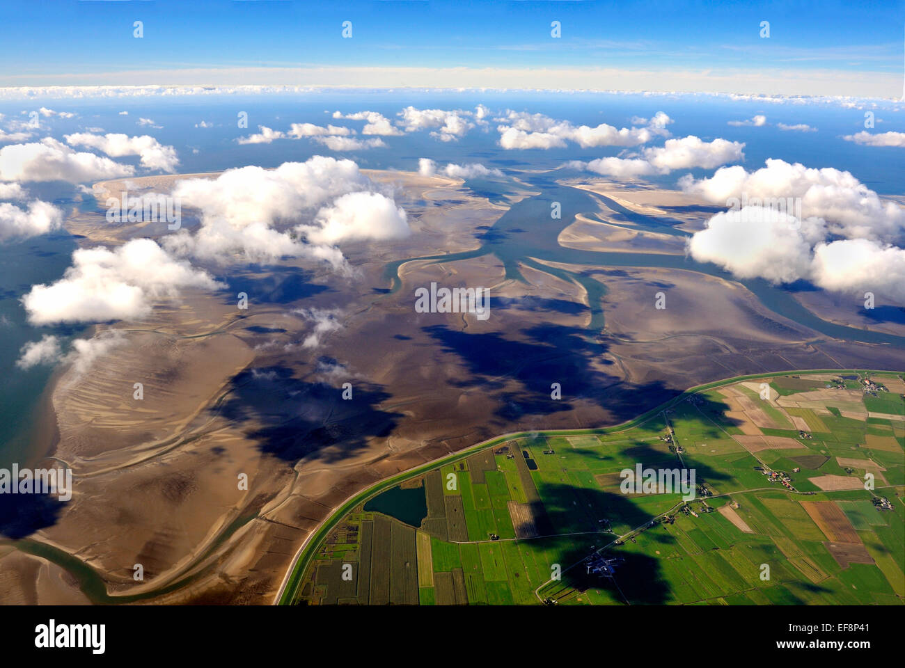 Rummelloch Priel zwischen den kleinen Inseln von Hallig Hooge und ...