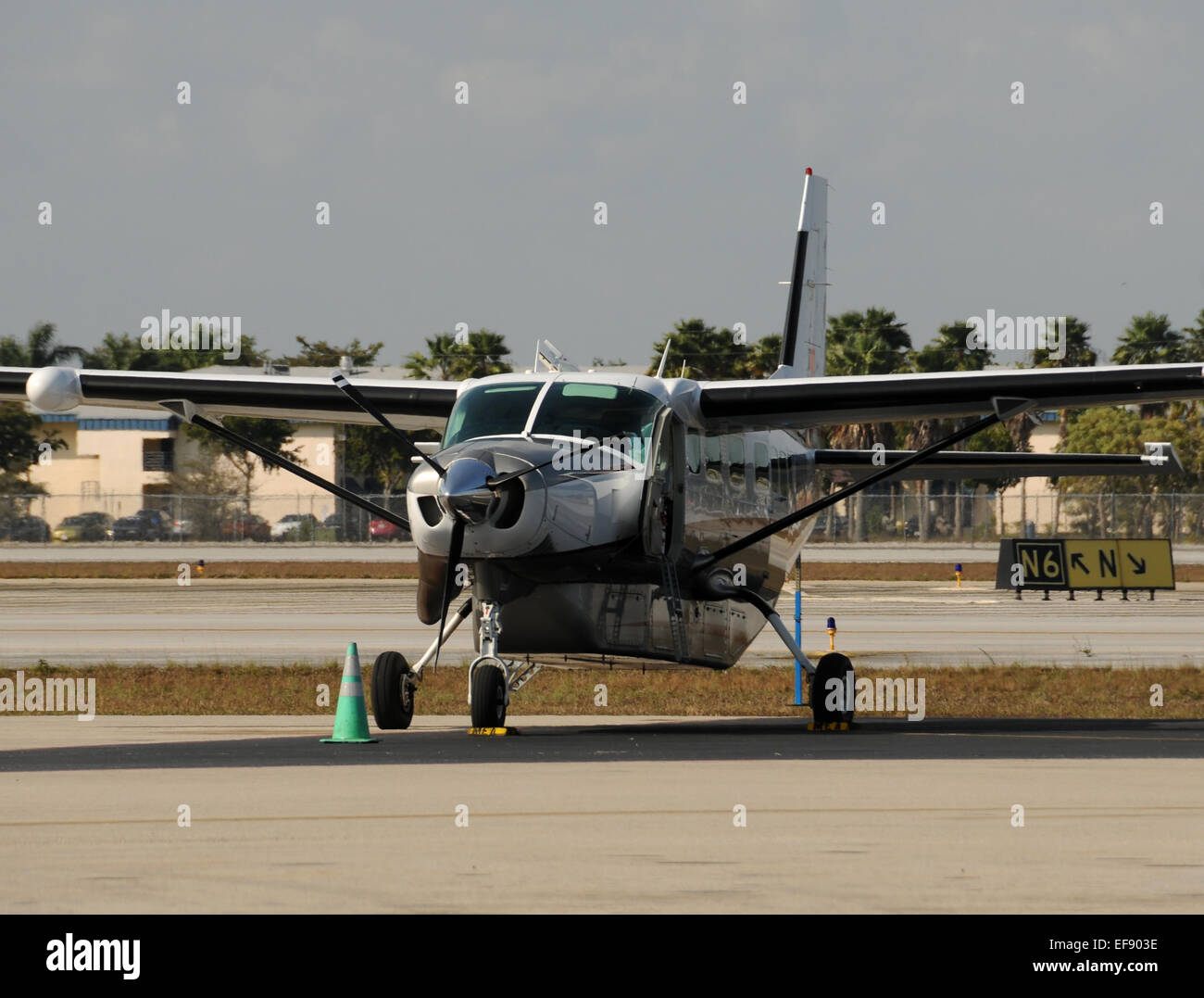 Cessna c 208 -Fotos und -Bildmaterial in hoher Auflösung – Alamy
