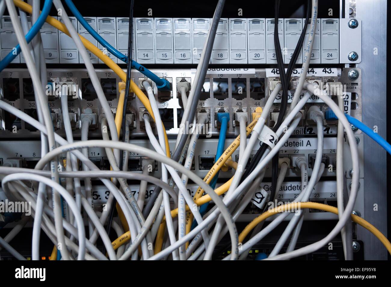 Data cables -Fotos und -Bildmaterial in hoher Auflösung – Alamy