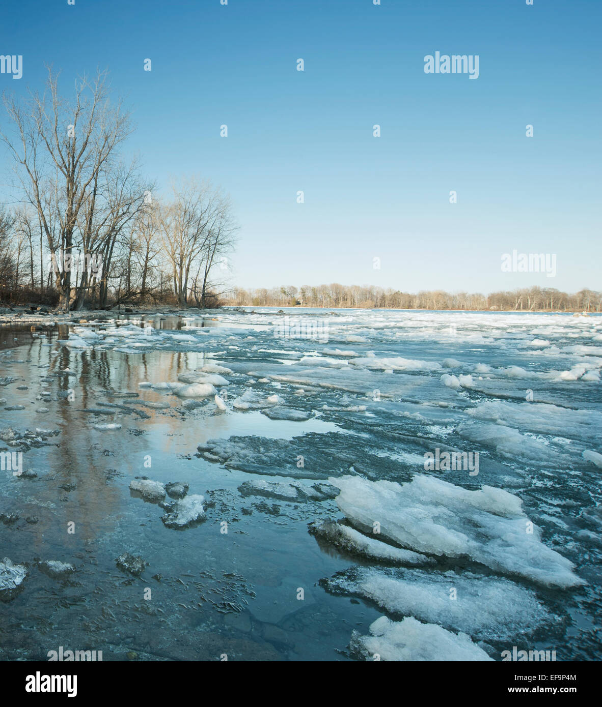 Eis Brechen Stockfotos und -bilder Kaufen - Alamy