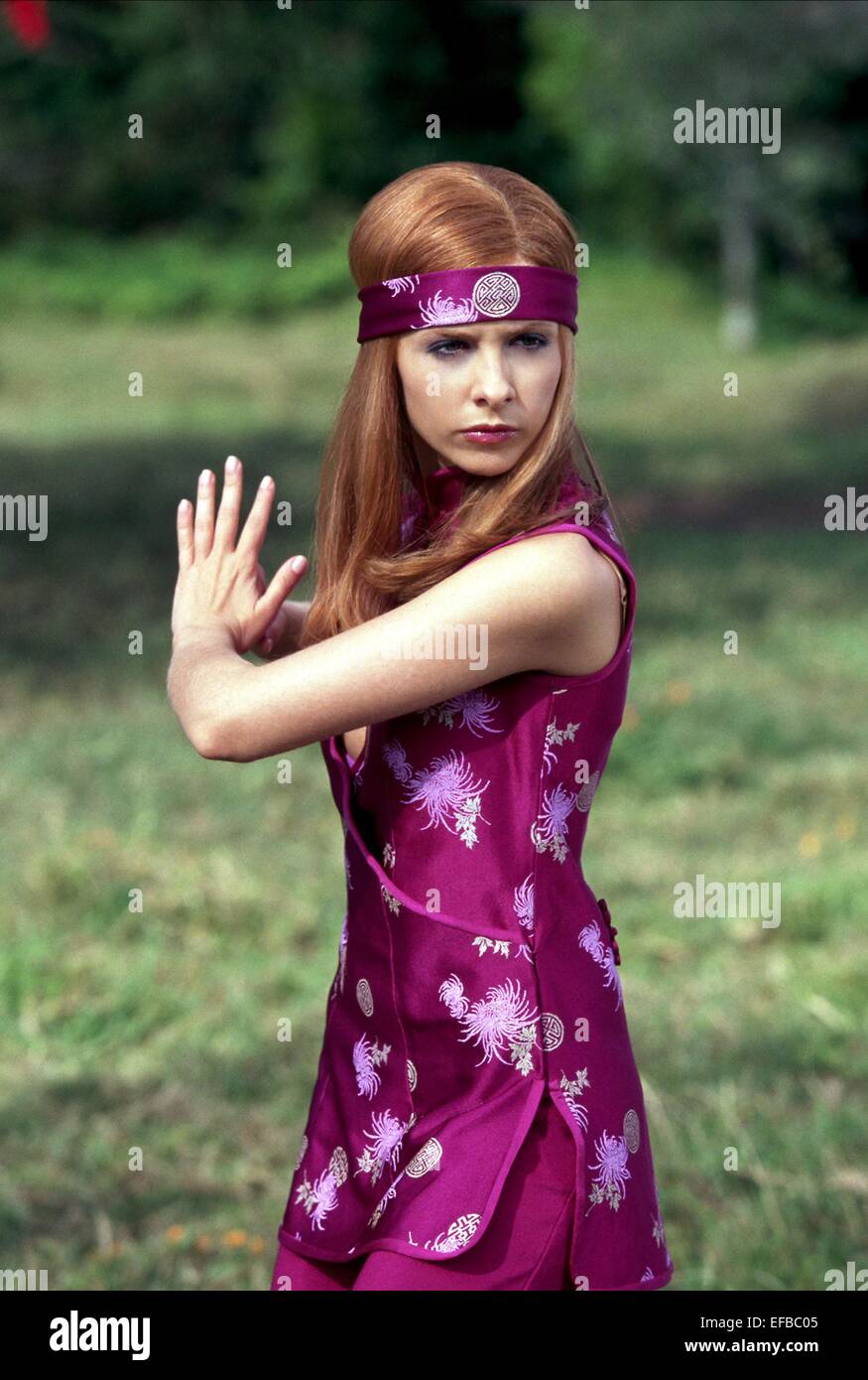 Sarah Michelle Gellar Als Daphne Filmtitel Scooby Doo 2 Stockfotos und ...
