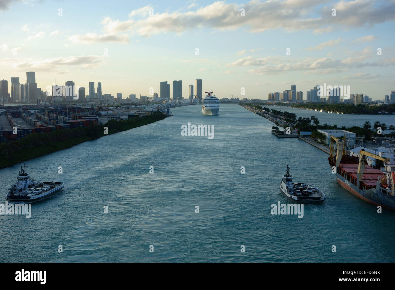 Port of miami cruise port -Fotos und -Bildmaterial in hoher Auflösung ...