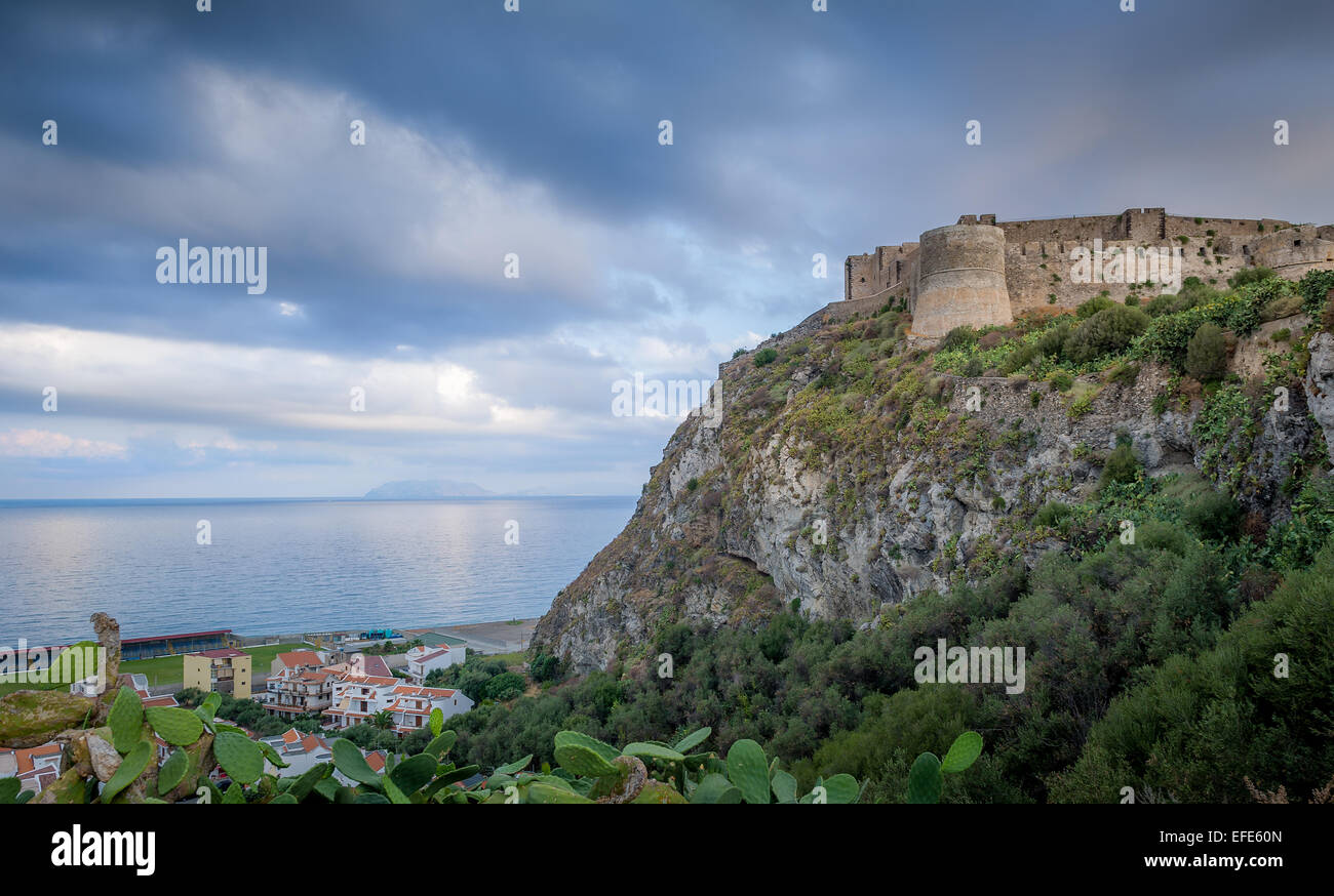 Milazzo italy -Fotos und -Bildmaterial in hoher Auflösung – Alamy