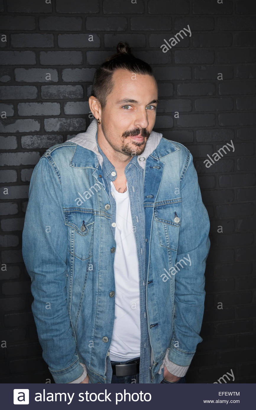 Mann mit spitzbart -Fotos und -Bildmaterial in hoher Auflösung – Alamy