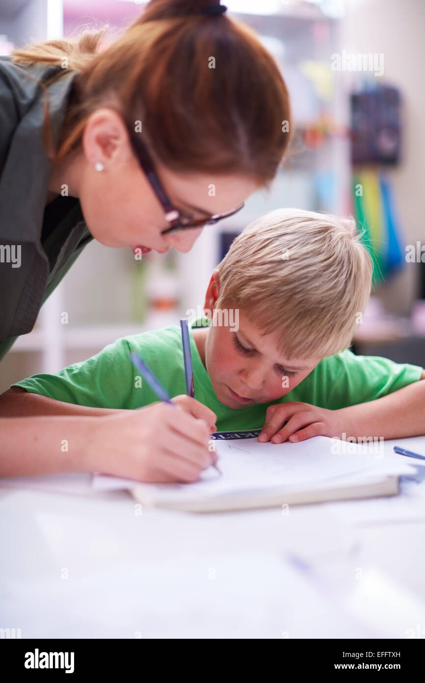 Lehrer schüler coaching kind -Fotos und -Bildmaterial in hoher ...
