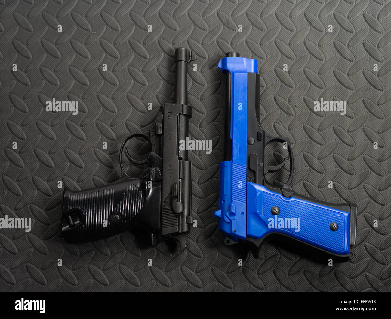 Bb gun -Fotos und -Bildmaterial in hoher Auflösung – Alamy