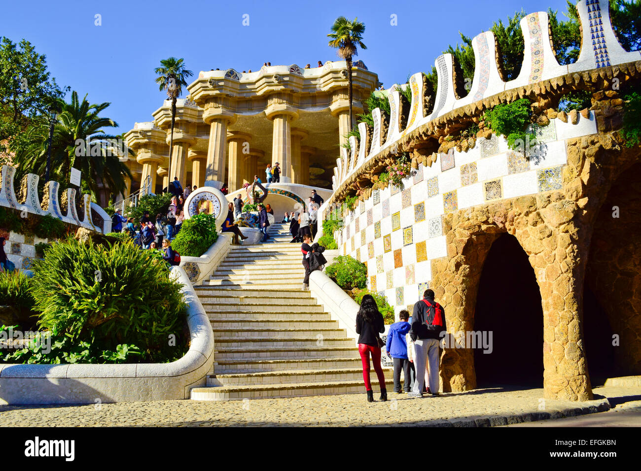 Die Dragon-Treppe. Park Güell von Antoni Gaudi Architekten. Barcelona ...