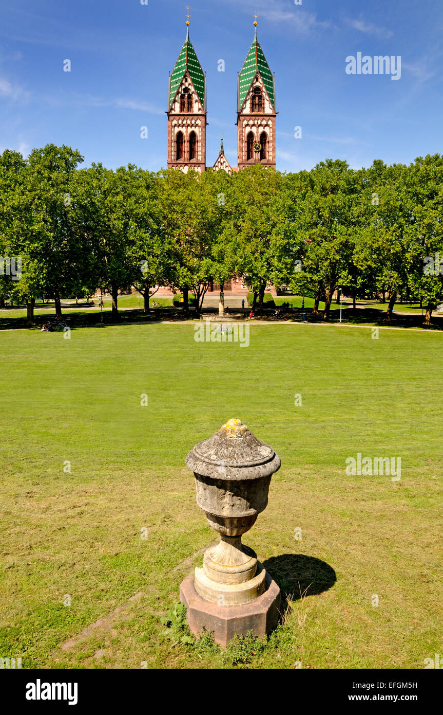 Stuhlinger kirchplatz -Fotos und -Bildmaterial in hoher Auflösung – Alamy