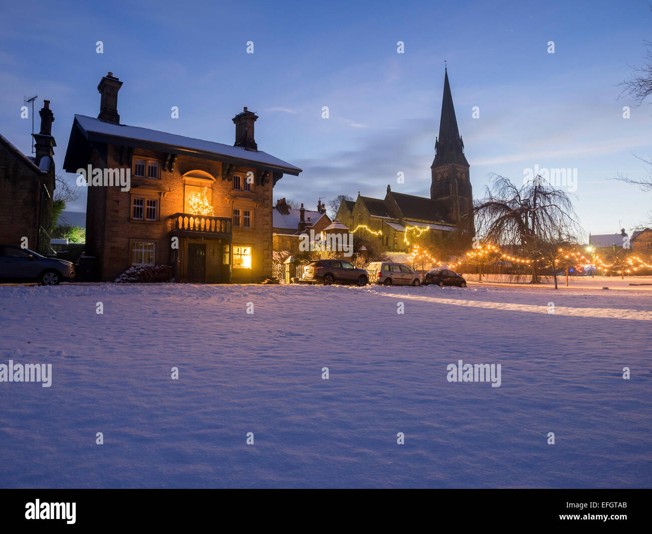 Edensor peak district winter -Fotos und -Bildmaterial in hoher ...