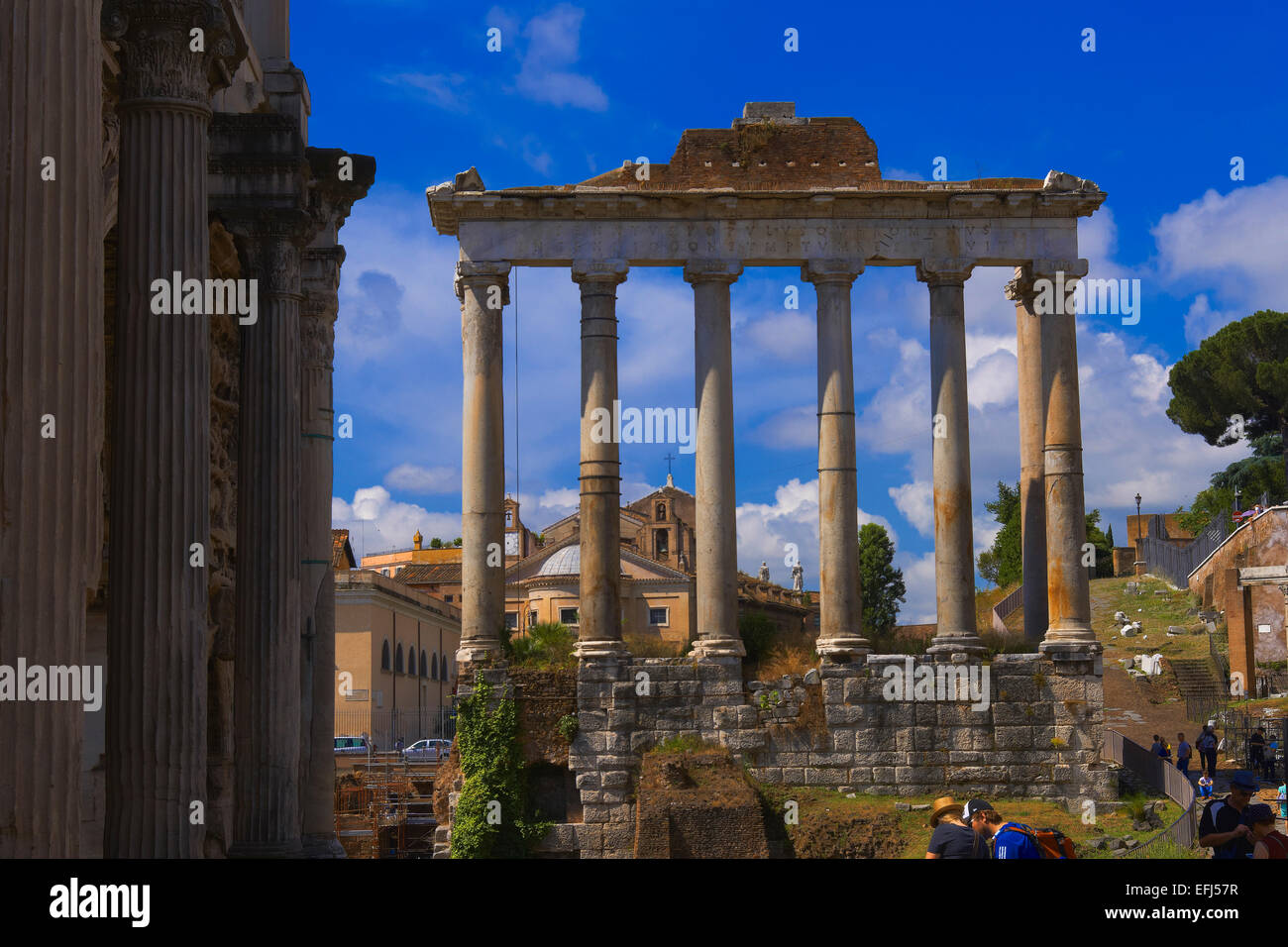Tempel des Saturn, Septimius Severus-Bogen, Forum Romanum, Rom, Latium ...