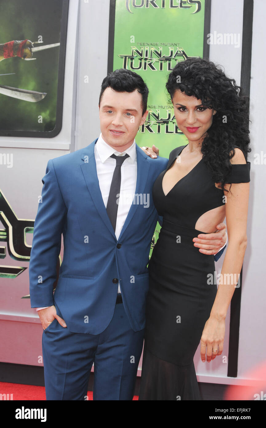 Noel fisher layla alizada arrivals -Fotos und -Bildmaterial in hoher ...
