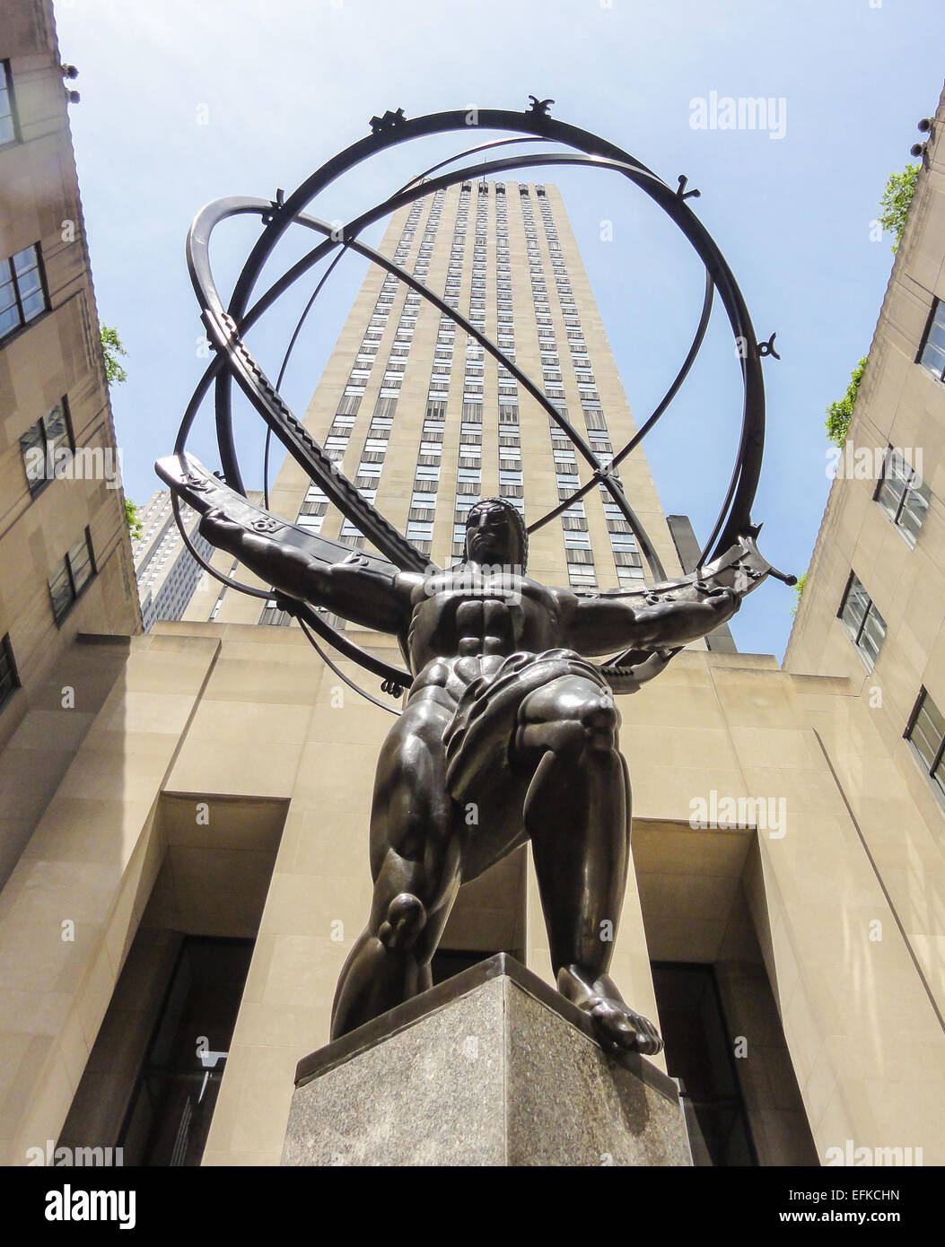 Atlas statue -Fotos und -Bildmaterial in hoher Auflösung – Alamy