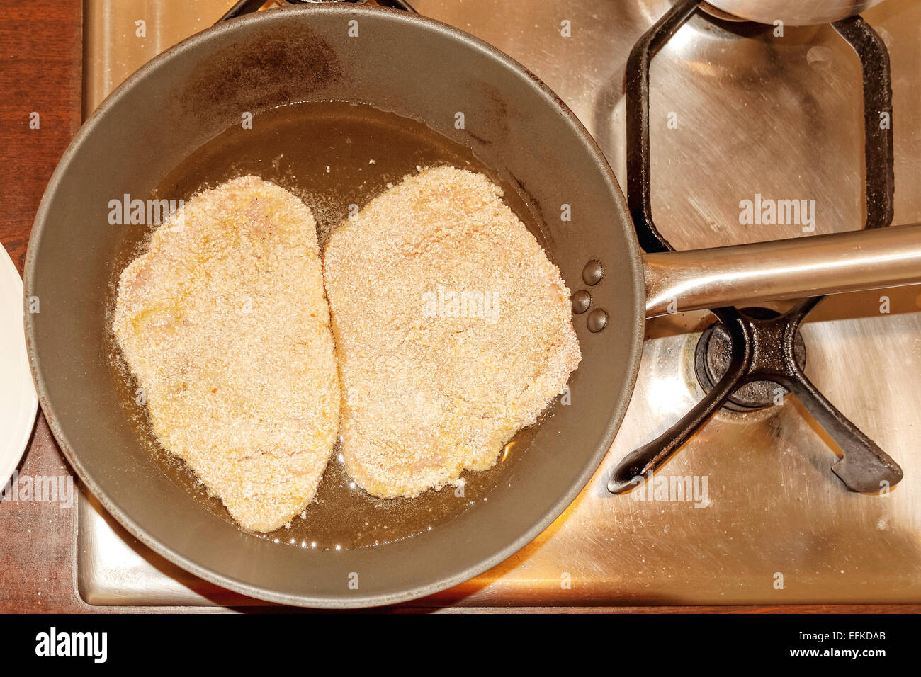 Goldenes schnitzel -Fotos und -Bildmaterial in hoher Auflösung – Alamy