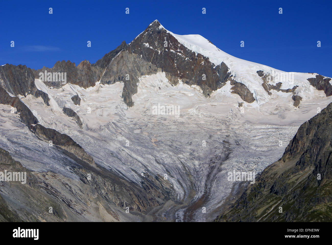 Schreckhorn gipfel und gletscher -Fotos und -Bildmaterial in hoher ...