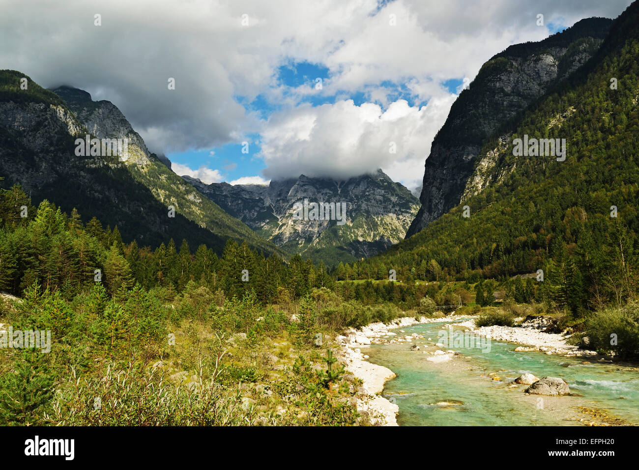 Soca Fluss Soca-Tal, Slowenien, Europa Stockfotografie - Alamy