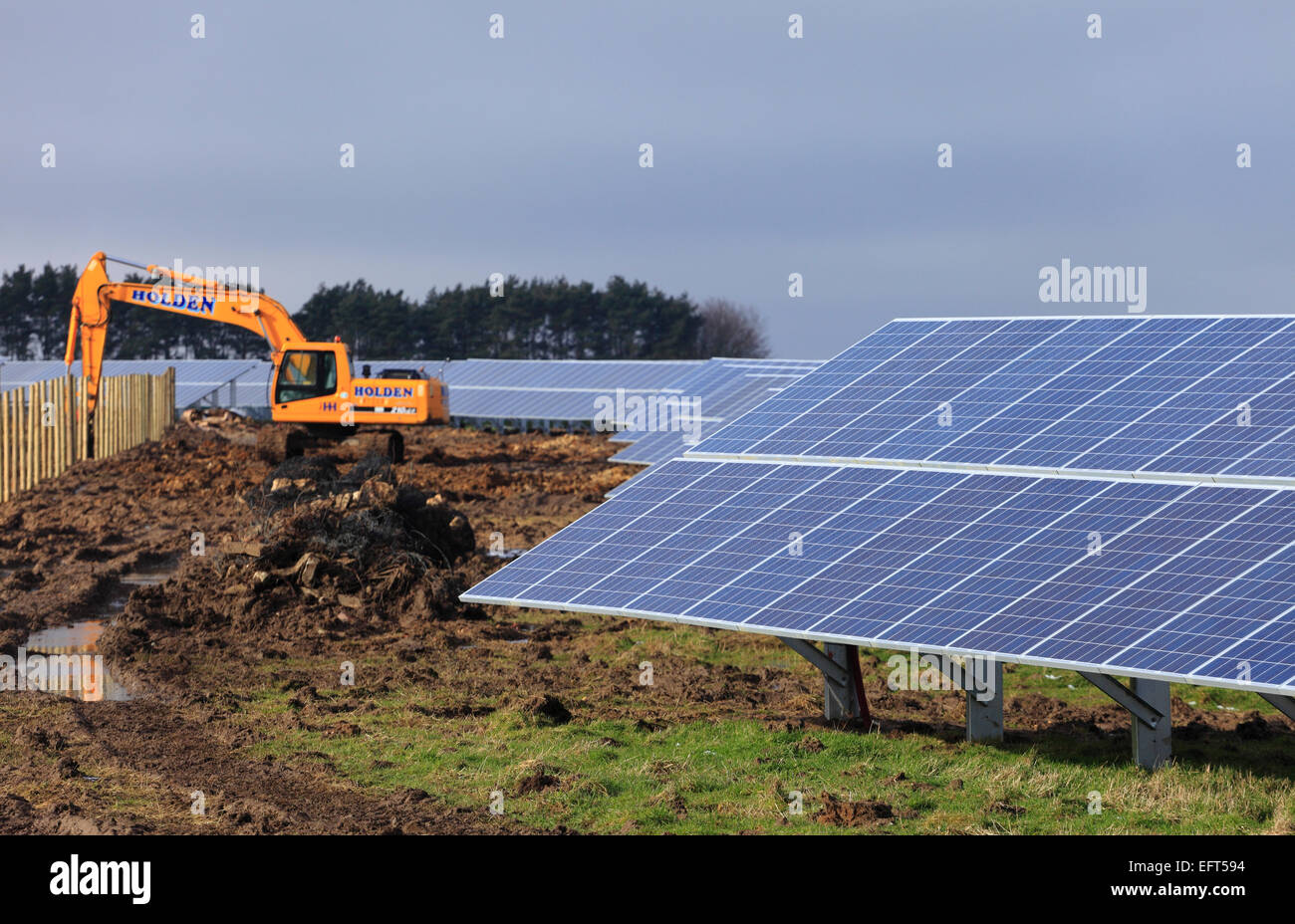 Solar farm construction -Fotos und -Bildmaterial in hoher Auflösung – Alamy