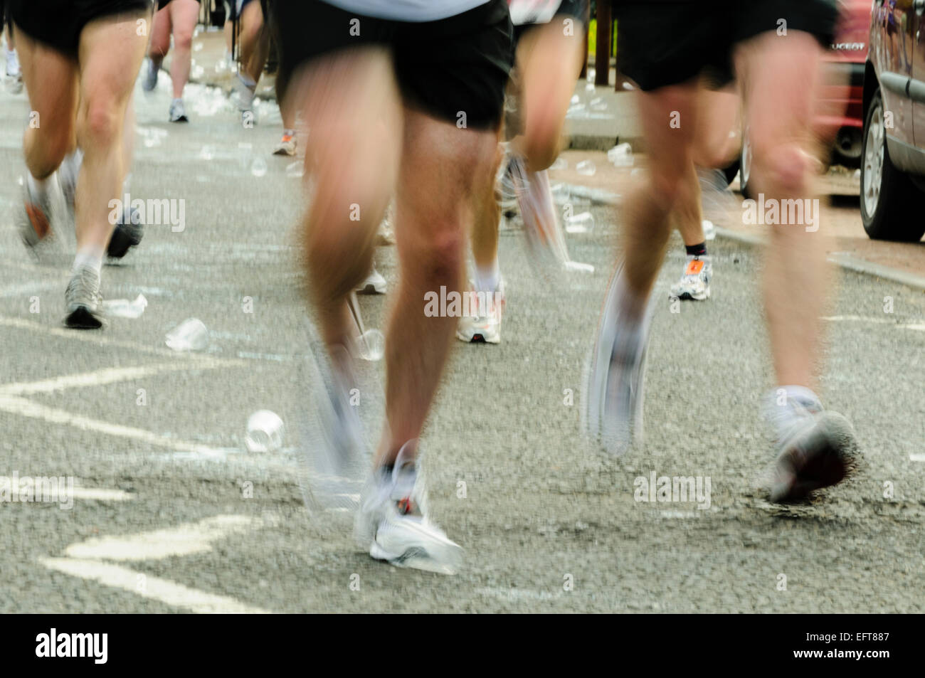 Athleten, die bei einem Marathon laufen Stockfotografie - Alamy