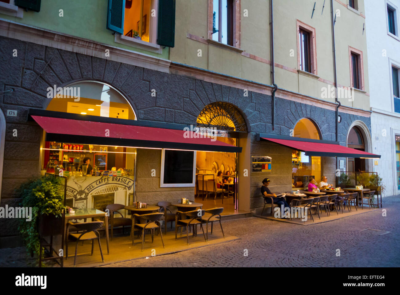 Cafe in Corso viele ab Piazza Cavour, Altstadt, Rimini, Italien ...