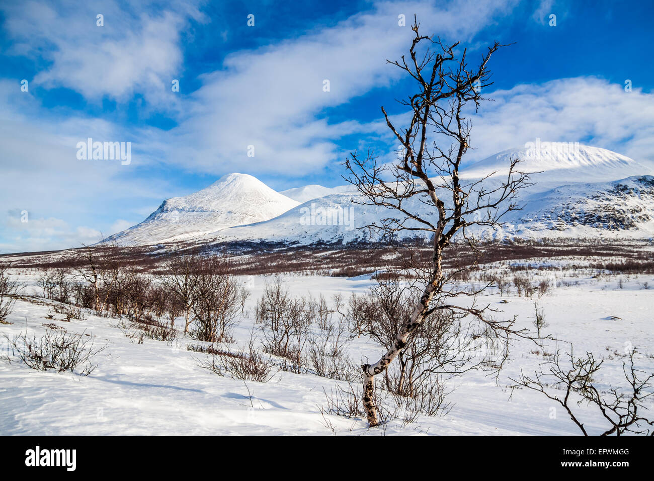 Berg akka -Fotos und -Bildmaterial in hoher Auflösung – Alamy