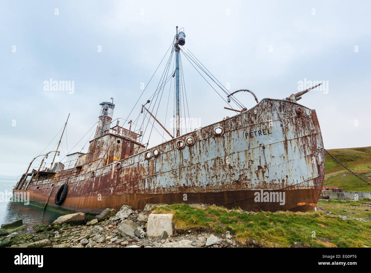 Wreck Petrel Grytviken South Georgia Stockfotos und -bilder Kaufen - Alamy