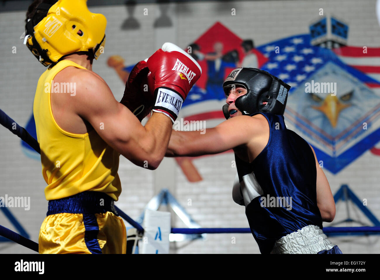 Senior Joe Silvio für die AF-Akademie kämpft gegen David Faerber in der ...